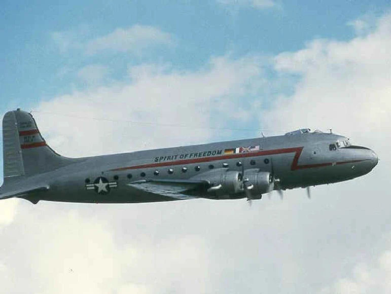 Edition 7: Douglas C-54E #N500EJ – Plane Chains